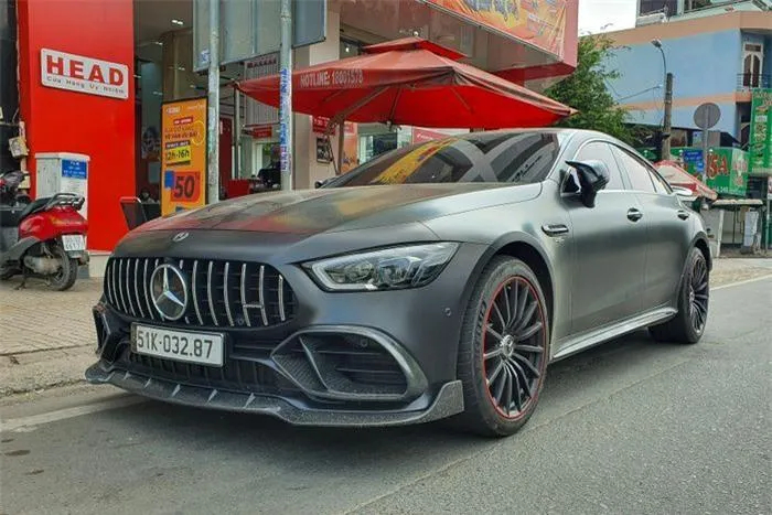 Mercedes-AMG GT 53 Brabus xuất hiện trên đường phố Việt Nam